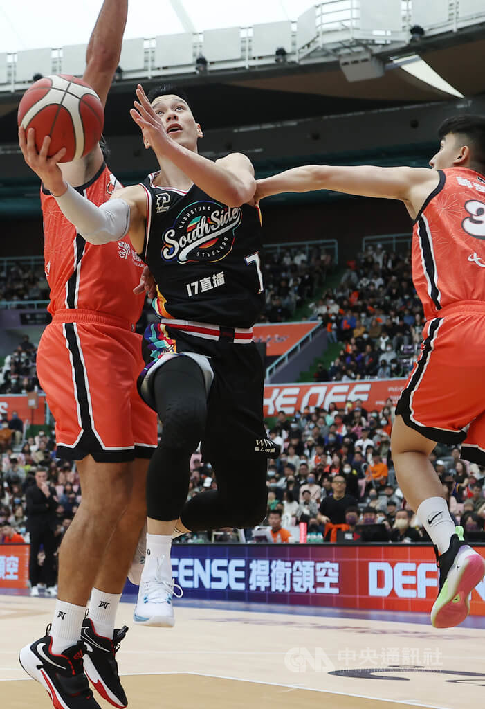 林書豪病癒歸隊狂飆38分 PLG鋼鐵人擊退領航猿 | 運動 | 中央社 CNA