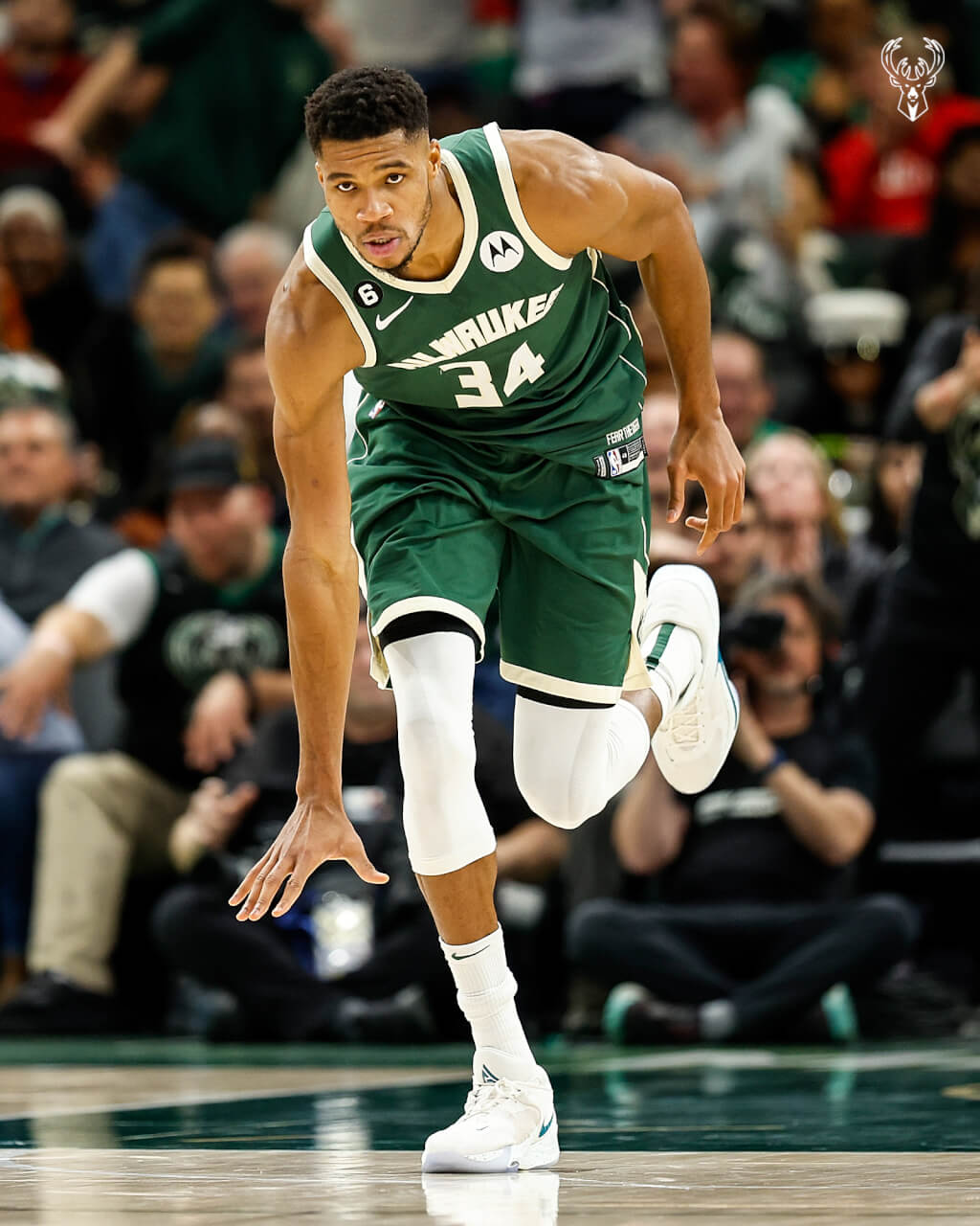 NBA明星賽第3階段票選 字母哥、詹姆斯暫居前兩名 | 運動 | 中央社 CNA