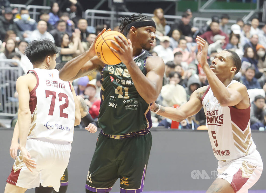 T1卡森斯轟30分率雲豹奪勝 威廉斯33籃板破紀錄 | 運動 | 中央社 CNA