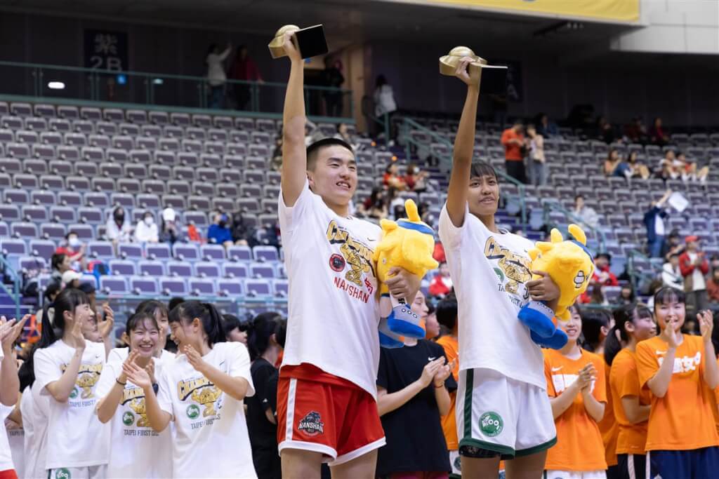 包辦HBL新人王、MVP 南山黃瀚陞壓力大到夢遊 | 運動 | 中央社 CNA