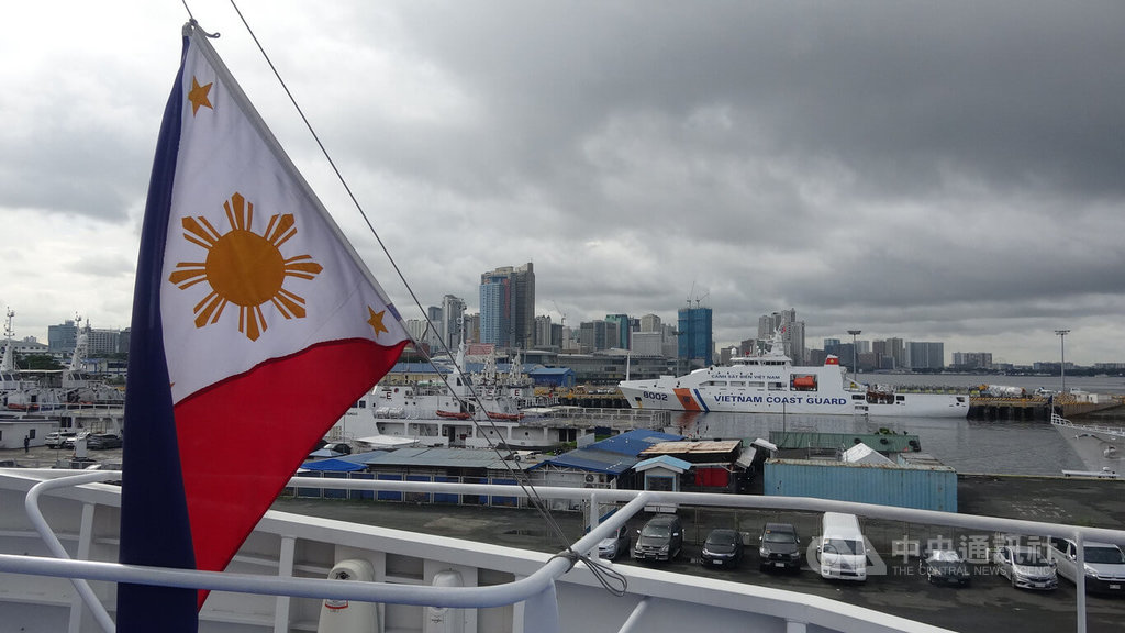 南海爭議升溫 菲律賓越南舉行首次聯合海上演習 | 國際 | 中央社 CNA