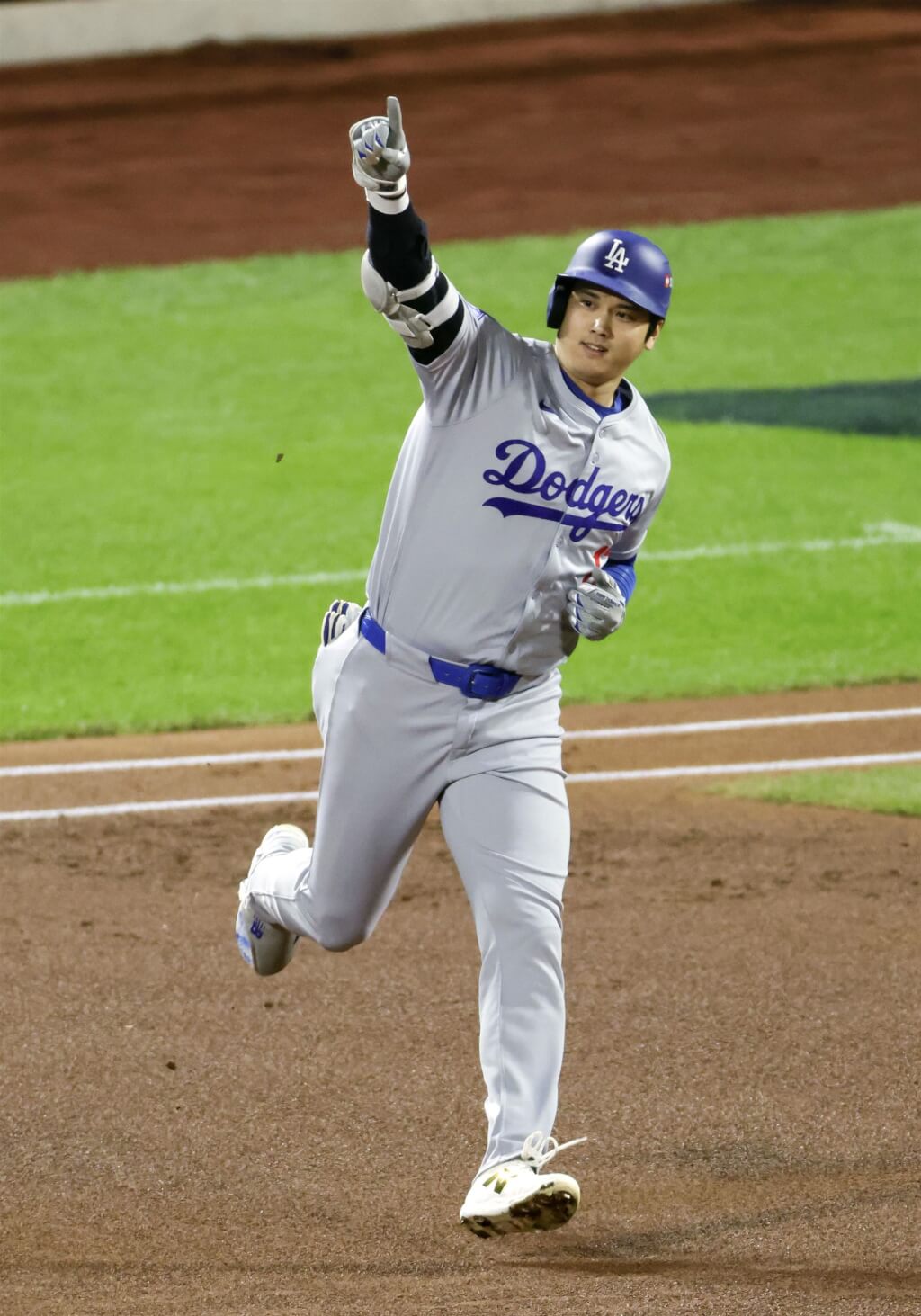 MLB大谷翔平首打席開轟 道奇10比2勝大都會國聯冠軍賽聽牌[影] | 運動 | 中央社 CNA