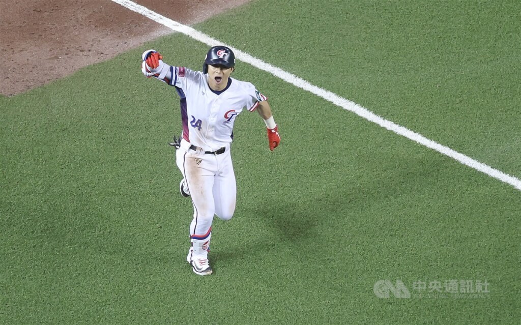 12強賽台灣隊長陳傑憲對日韓開轟 超猛打擊率獲MVP | 運動 | 中央社 CNA