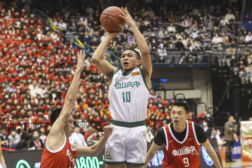 HBL松山高中睽違7年封王 劉程恩飆大三元創紀錄獲FMVP | 運動 | 中央社 CNA