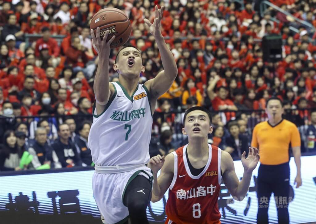 HBL松山高中睽違7年封王 劉程恩飆大三元創紀錄獲FMVP | 運動 | 中央社 CNA