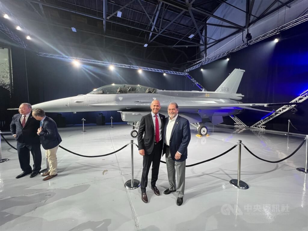 台灣首架F-16V blk70出廠 專家：推力大掛載能力優 | 政治 | 中央社 CNA