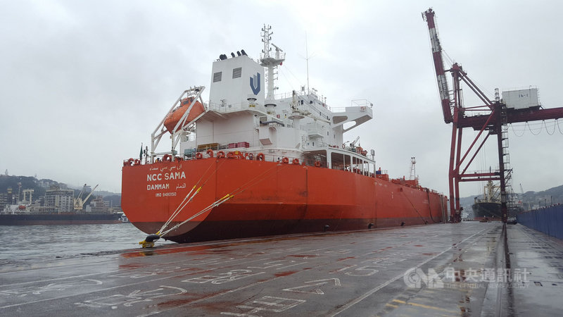 寧陽軍艦遭擦撞左舷甲板凹陷 海軍將提求償[影] | 政治 | 重點新聞 | 中央社 CNA