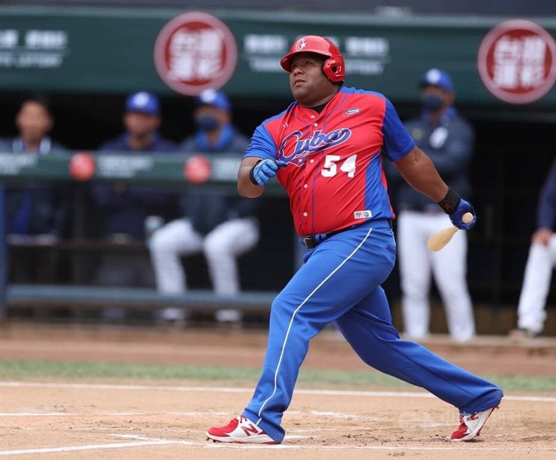 WBC熱身賽 悍將黃保羅中繼飆速150公里 古巴6上6下[影] | 運動 | 中央社 CNA