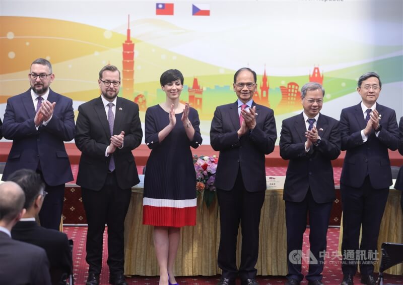捷克訪台團簽署多項合作 艾達莫娃：支持民主自由戰鬥無止盡 | 政治 | 中央社 CNA