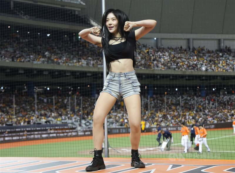 UniGirls韓籍新血趙娟週大巨蛋秀個人魅力 坦言記舞速度慢落淚[影] | 運動 | 中央社 CNA