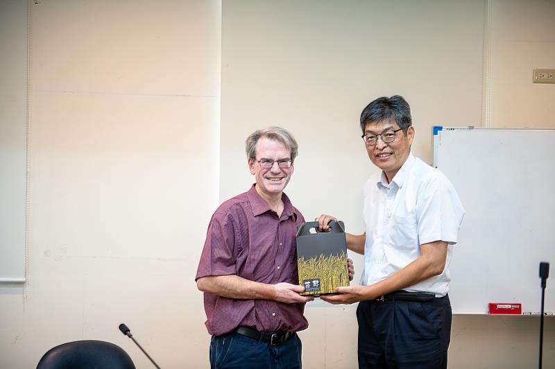 英國諾丁漢大學Stephen Timmons教授拜訪長榮大學 分享2022綠能大學評比第一名經驗 | 中央社訊息平台
