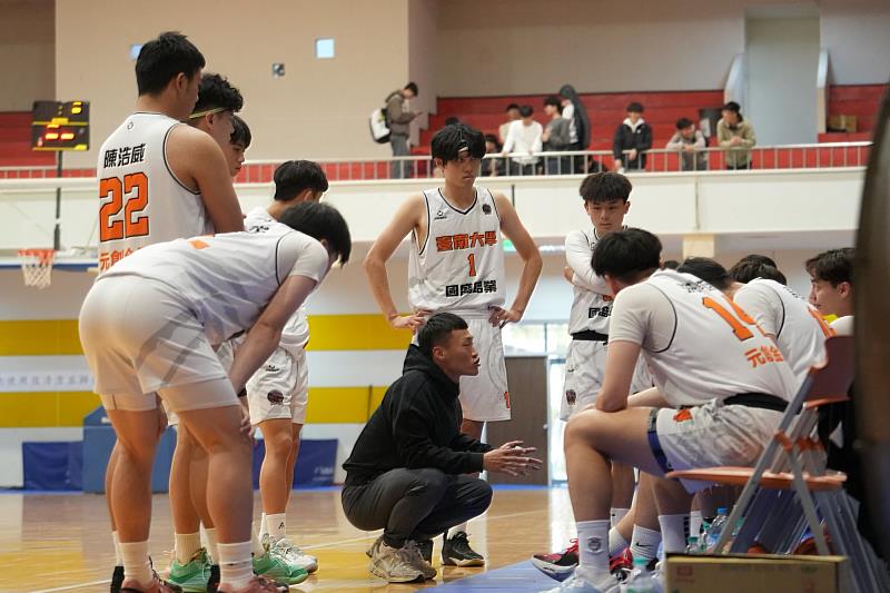 南大男籃挺進UBA乙組8強 穩定發揮展現拚戰精神 | 中央社訊息平台