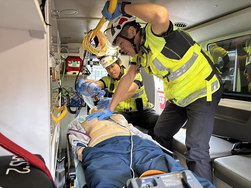 壯年男癲癇發作疑OHCA 竹市消防局把握黃金時間搶命 邱臣遠代理市長肯定：展現救護專業及效率 | 中央社訊息平台