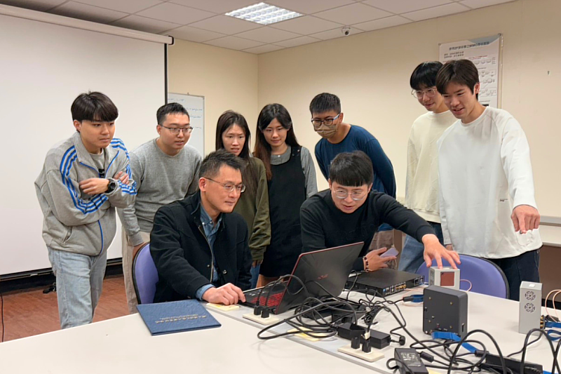 NYCU Patents Smart Surface Technology to Eliminate Signal Dead Zones ...