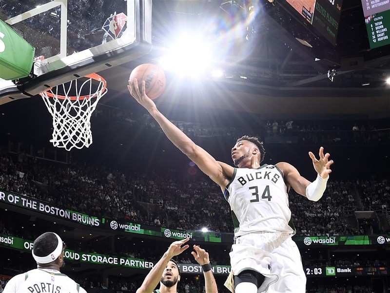 NBA年度總經理調查 公鹿看好本季奪冠 | 運動 | 中央社 CNA