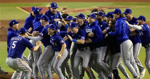 MLB遊騎兵奪隊史世界大賽首冠 5比0完封響尾蛇[影] | 運動 | 中央社 CNA