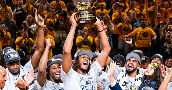 NBA溜馬大比分淘汰尼克 睽違25年晉級總冠軍賽[影] | 運動 | 中央社 CNA