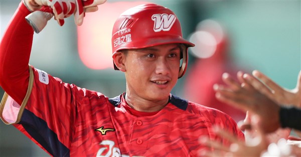 龍隊團隊4轟擊退桃猿 劉基鴻3安3打點獲MVP | 運動 | 中央社 CNA