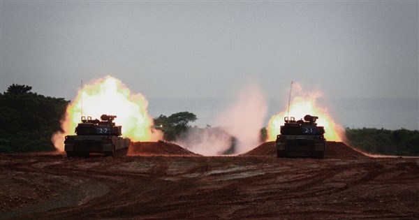 M1A2T實彈演訓 4車19發全數獵殲共軍戰車標靶【圖輯】 | 政治 | 中央社 CNA